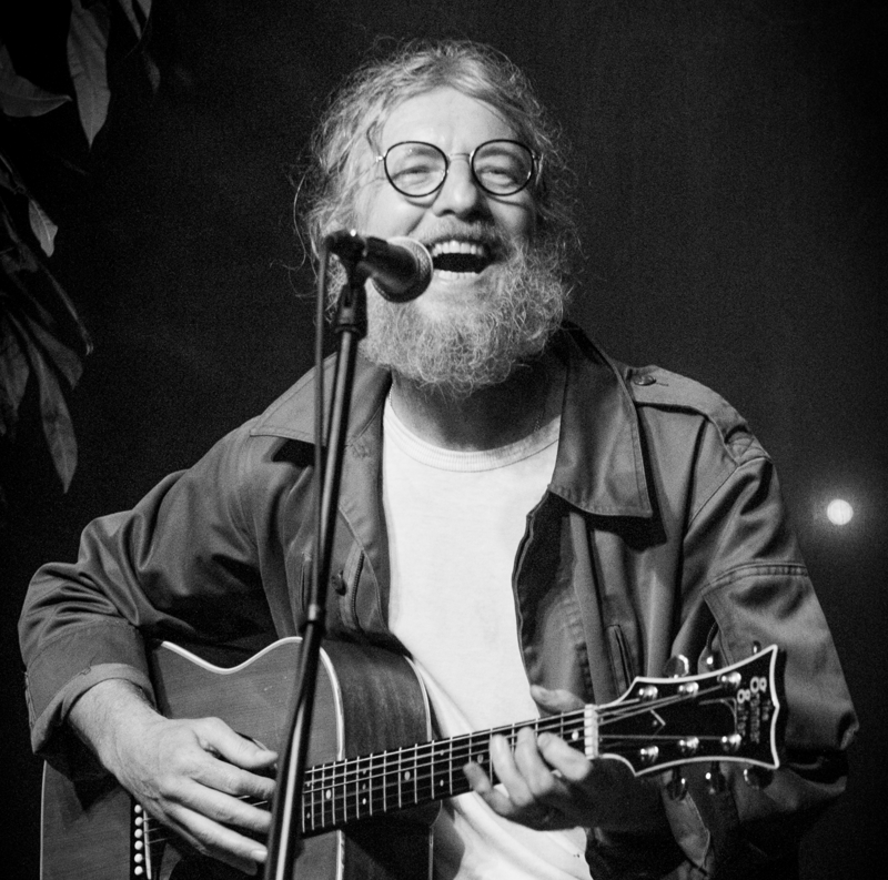 In conversation with Cast front man John Power - Urbanista Magazine